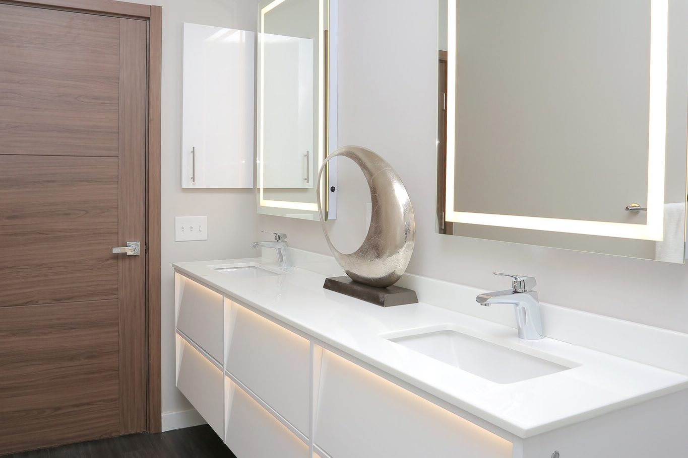 Bathroom Sinks for hotels, apartments and multi-family dwellings